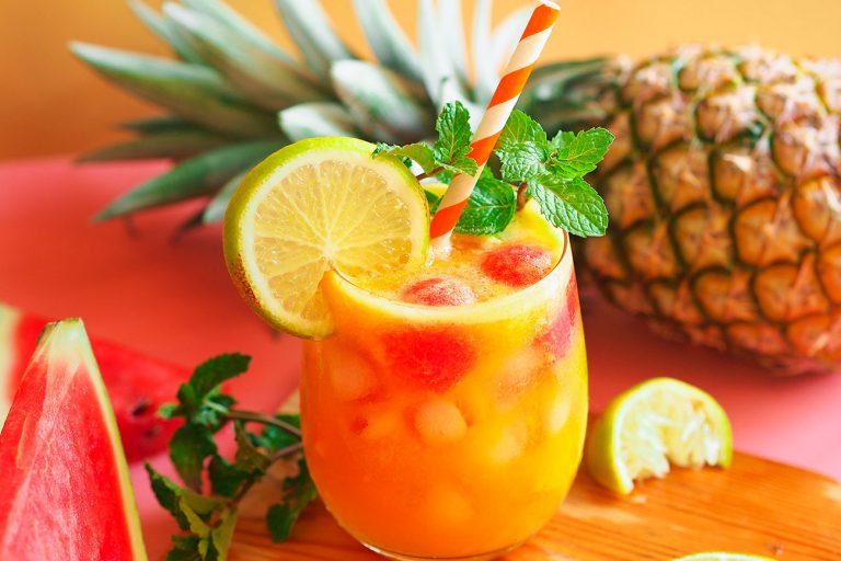 Prepara bebidas naturales refrescantes este verano - Ahorramas